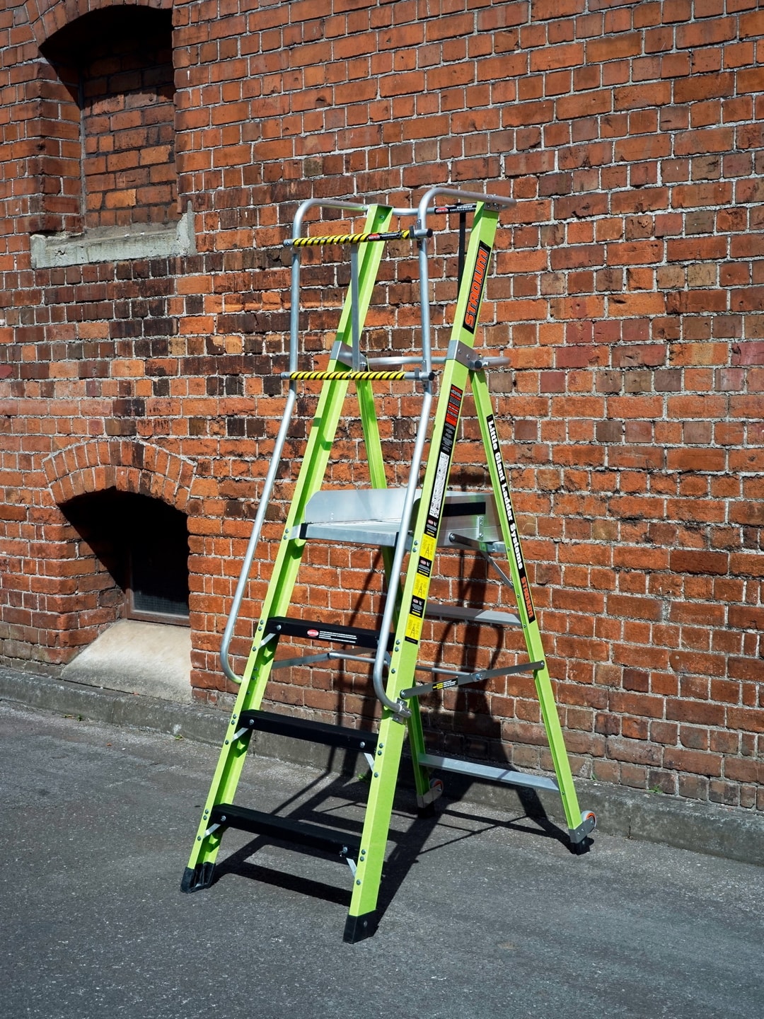 BS8620 Podium Steps - platform height 1.00m - Aluminium Scaffold Towers ...