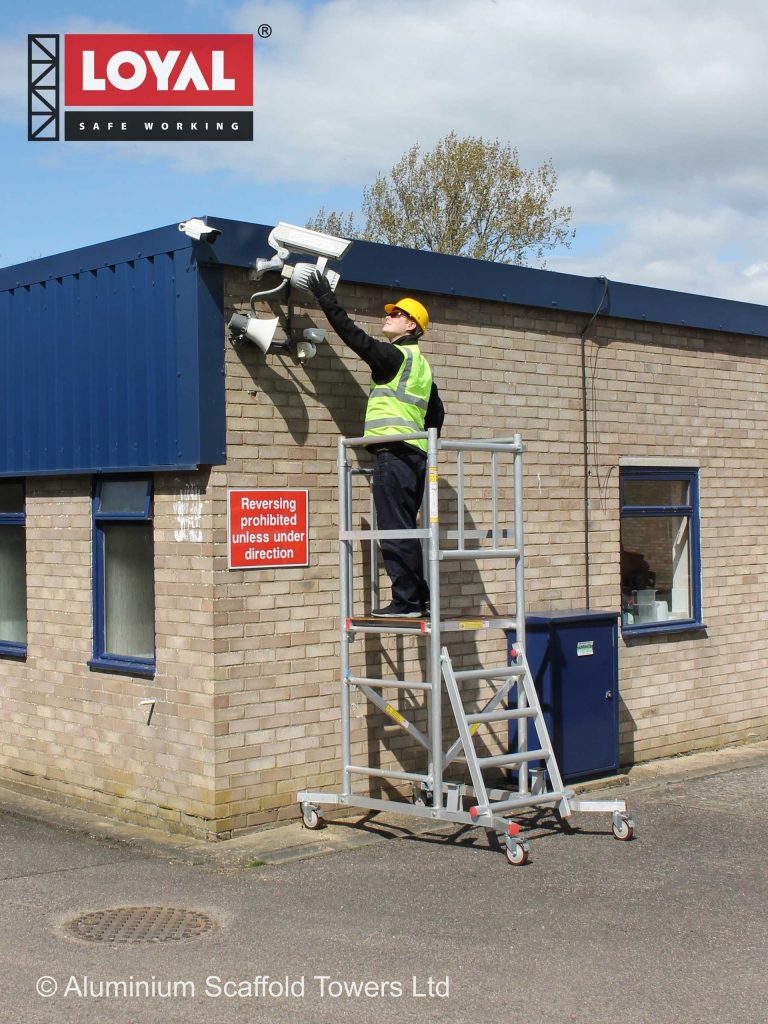 BS8620 Podium Steps - platform height 1.75m - Aluminium Scaffold Towers ...