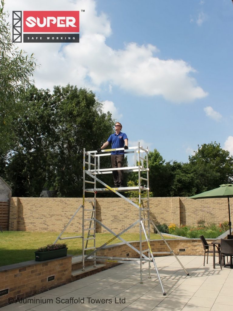 eDIY 5+ Scaffold Tower with 2 Telescopic Outriggers - Aluminium ...