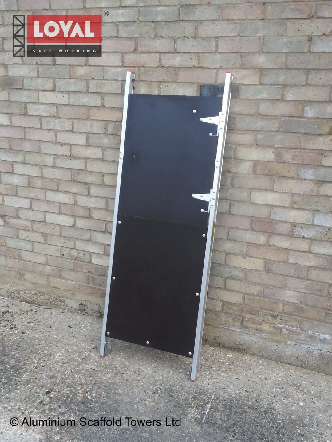 Scaffold Tags with 3 Holders and 8 Inserts - Aluminium Scaffold Towers ...