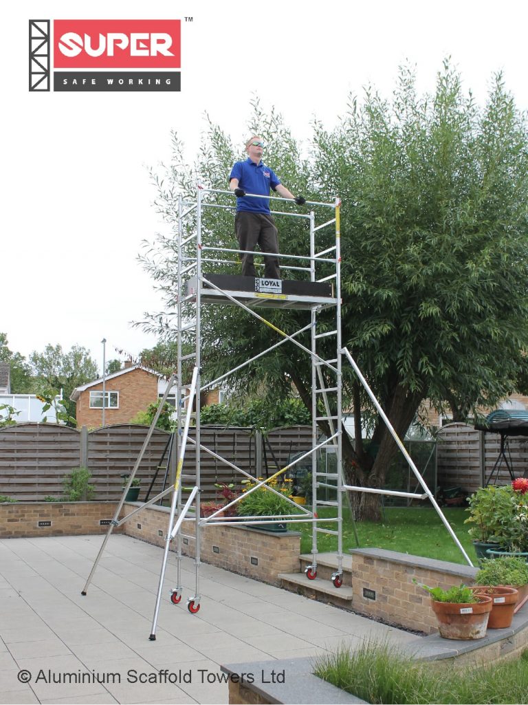 eDIY 5+ Scaffold Tower with 2 Telescopic Outriggers and Toeboards ...
