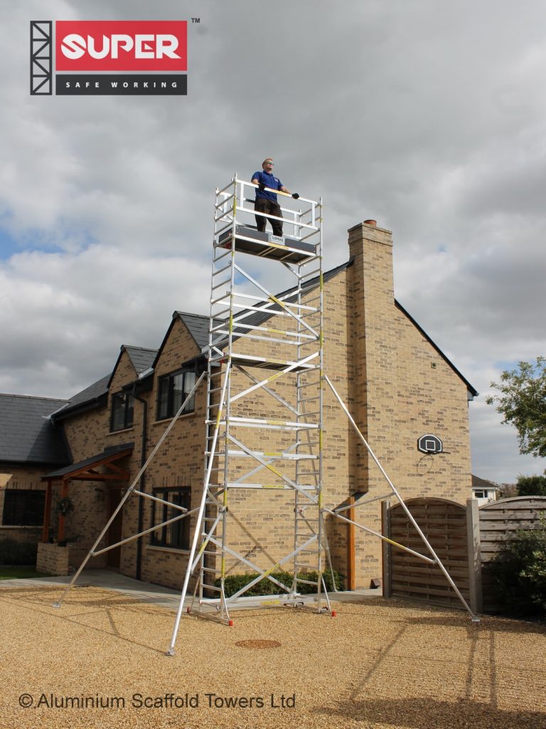 MDIY 7 Advanced Plus Scaffold Tower with 4 Telescopic Outriggers and ...