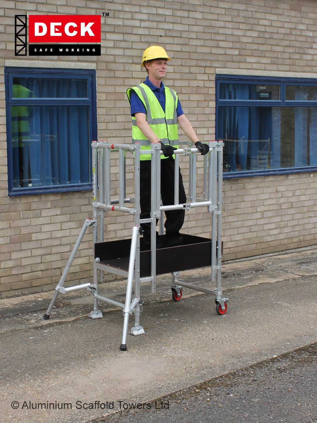 BS8620 Podium Steps - platform height 1.00m - Aluminium Scaffold Towers ...