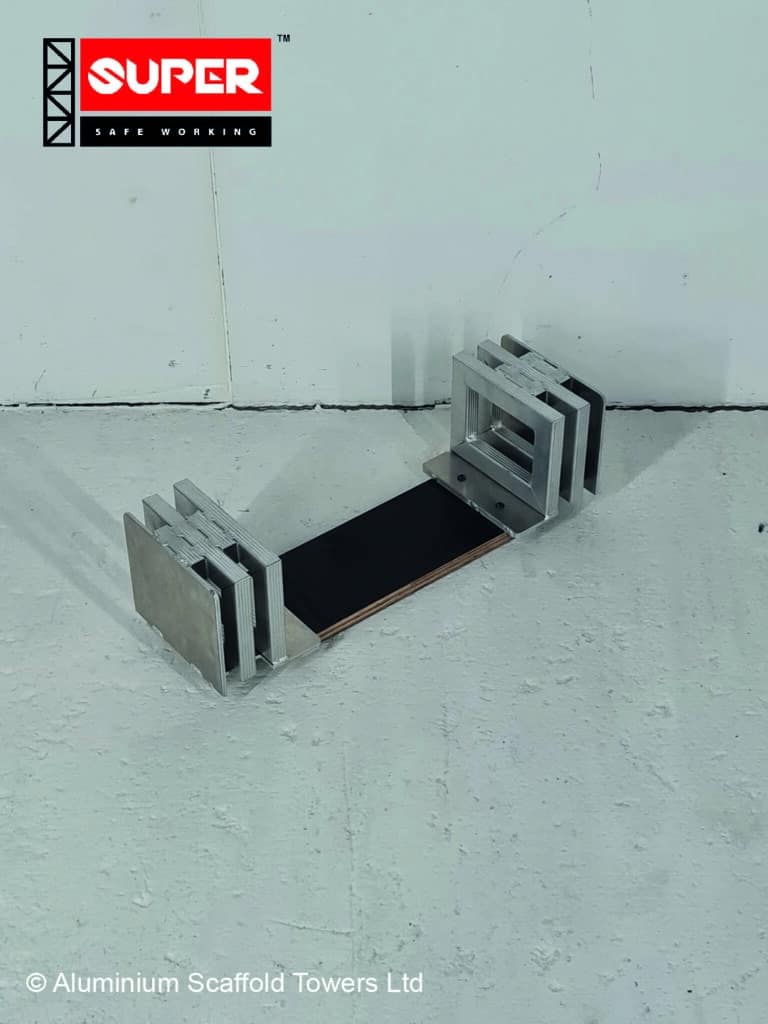 SDIY Linked Tower - Infill Deck + Toeboard Holder - Aluminium Scaffold ...